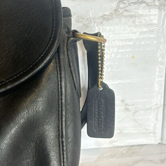 Coach | Bags | Coach Vintage Devon 998 Classic Black Leather Turnlock ...